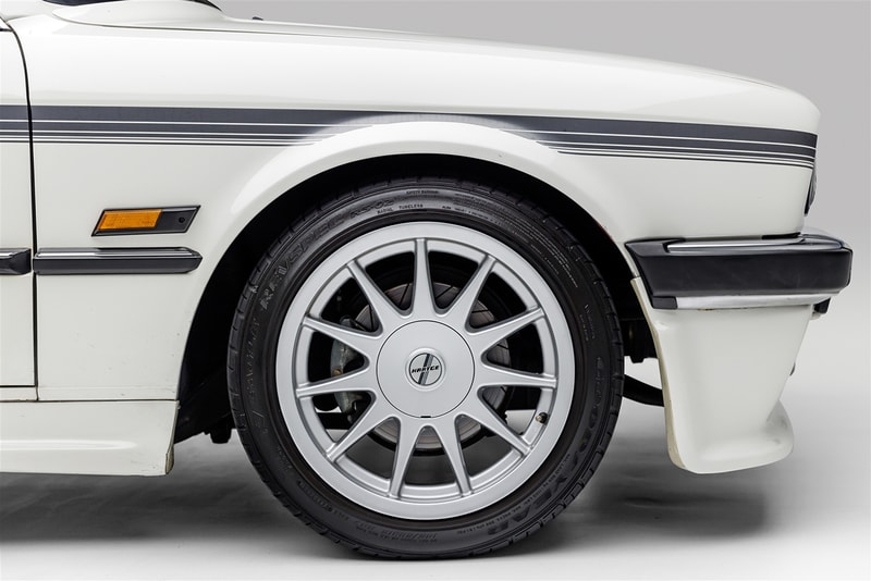 Bmw E30 325i With Black Spoke Wheels