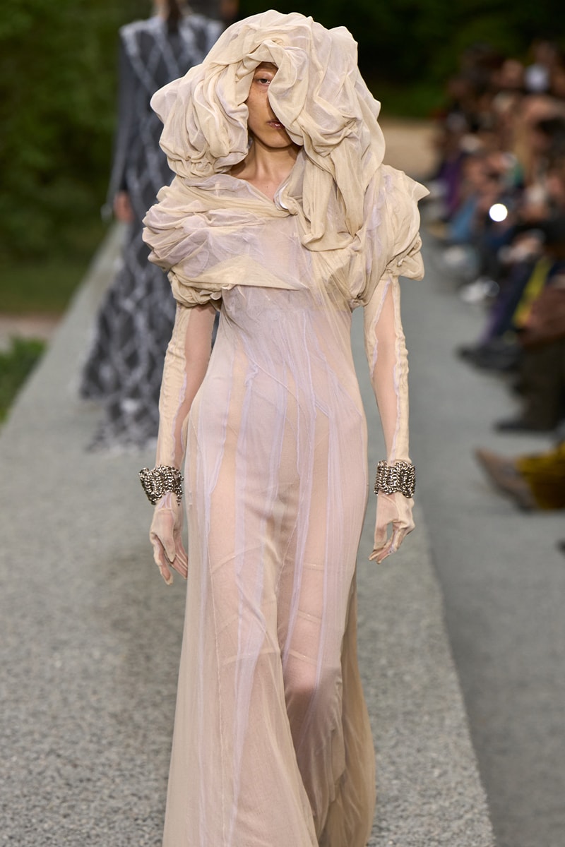 Y/Project Spring/Summer 2023 Collection Backstage | HYPEBEAST