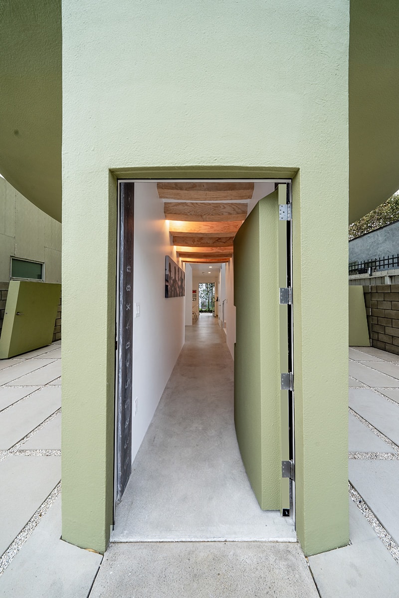 Eric Owen Moss Creates Surreal Family Home in LA | Hypebeast