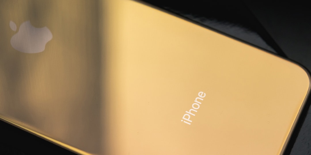 Take a Look at the Apple iPhone 2G Prototype Worth Half a Million USD ...