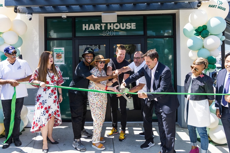 Kevin Hart Plant-Based Quick Service Restaurant, Hart House Inside Look ...