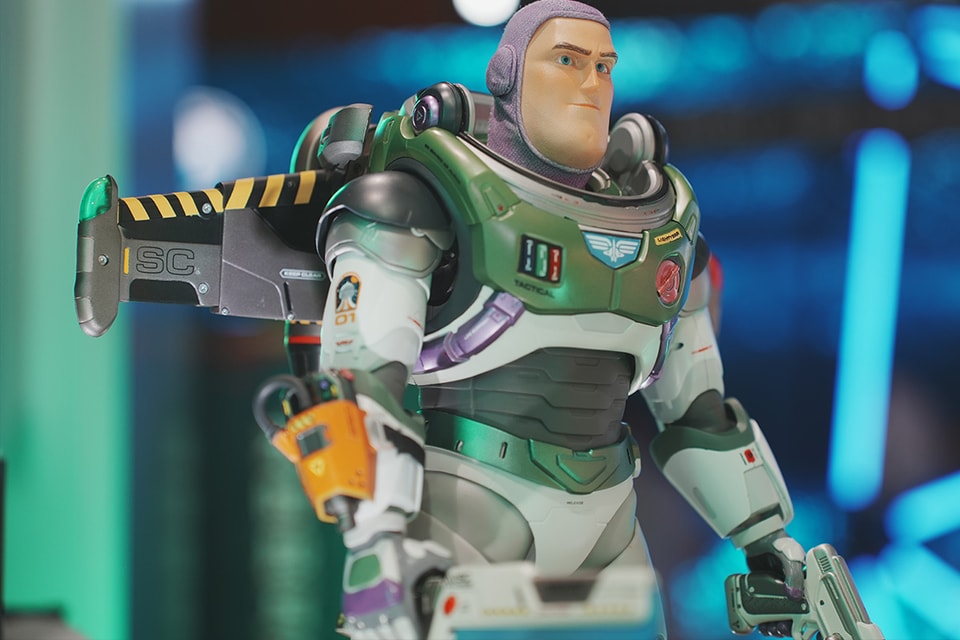 Buzz Lightyear In Space PHOTOS: Buzz Lightyear's Space Ranger Spin