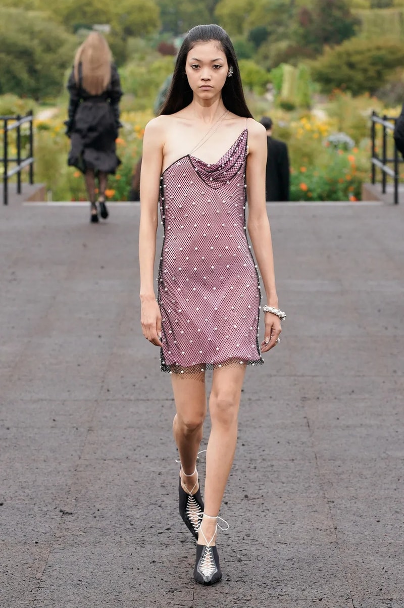 Givenchy Spring/Summer 2023 Womenswear at Paris | Hypebeast