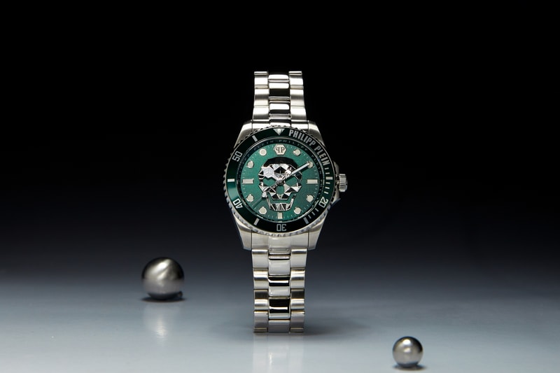 Philipp Plein Skull Diver Bracelet Watch Closer Look | Hypebeast