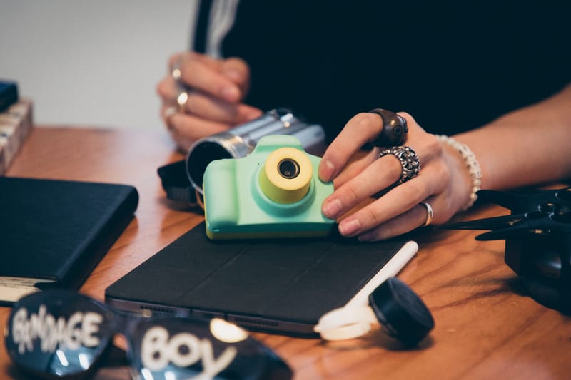 Essentials: 新生代艺术家 Offgod | Hypebeast