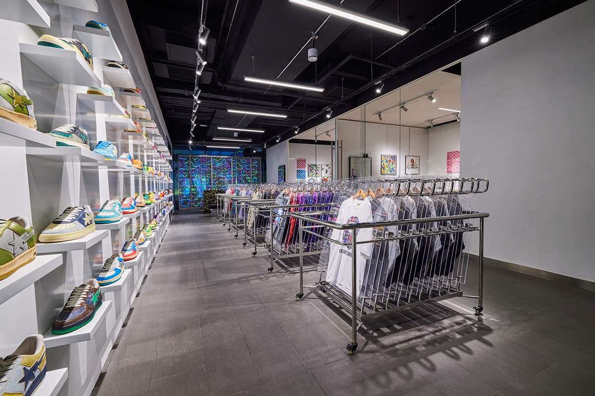 BAPE kỷ niệm 30 năm với BAPE GALLERY tại Bắc Kinh trong năm 2023 ...