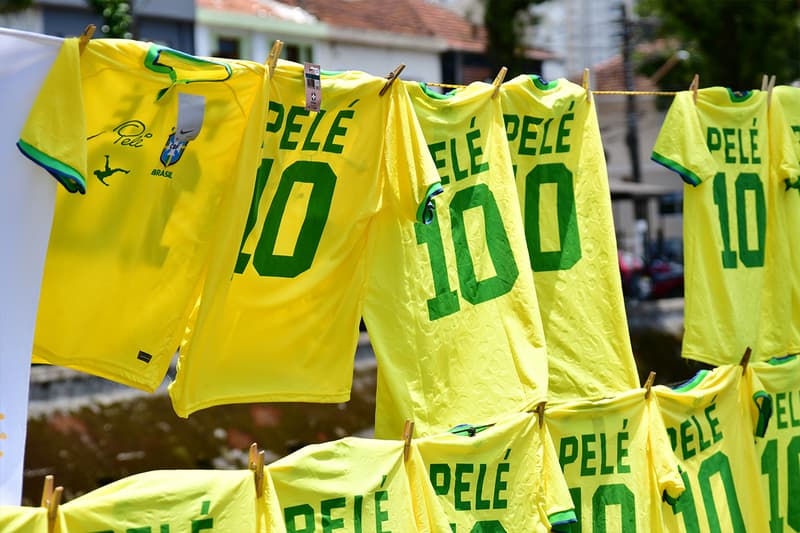 Pelé's Funeral Draws Large Crowds, Bid Farewell 8 Mile Long Procession ...