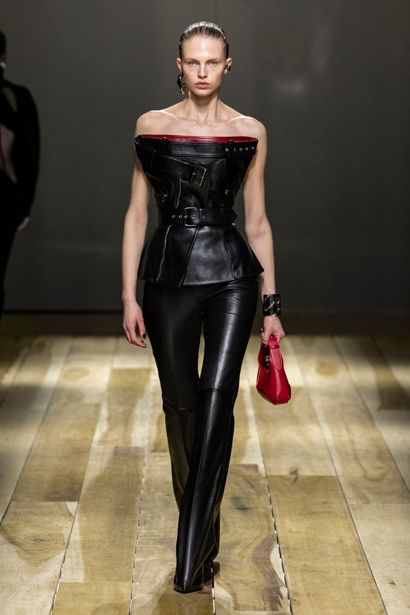 Alexander McQueen FW23 "Anatomy" Runway Show | Hypebeast