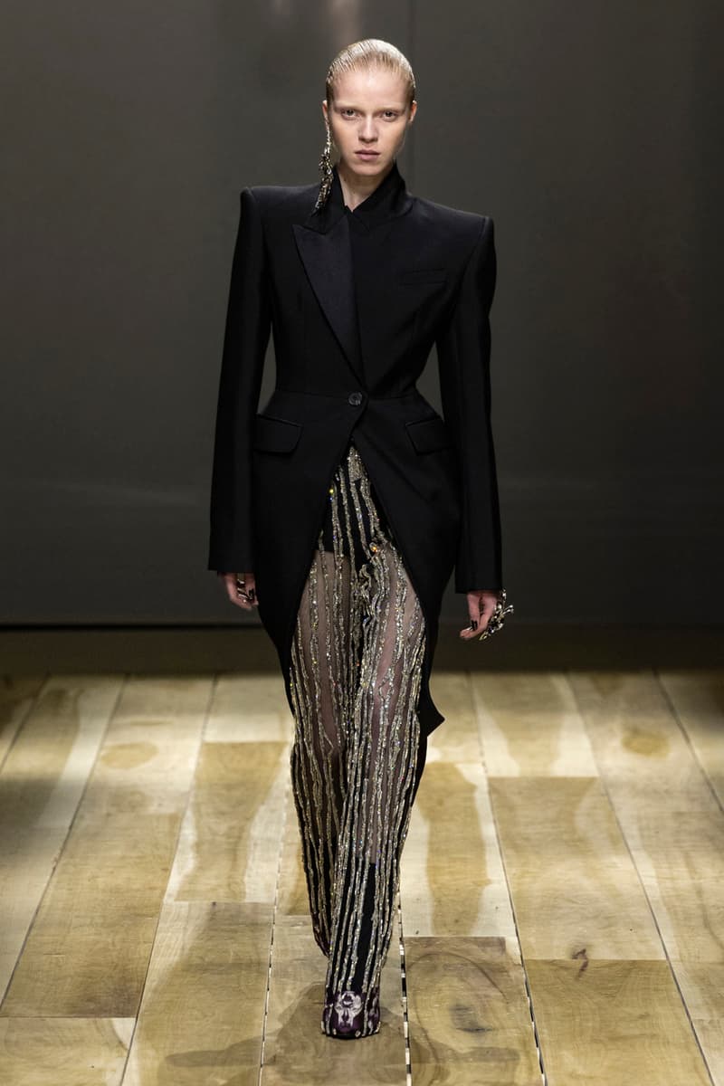 Alexander McQueen FW23 "Anatomy" Runway Show | Hypebeast