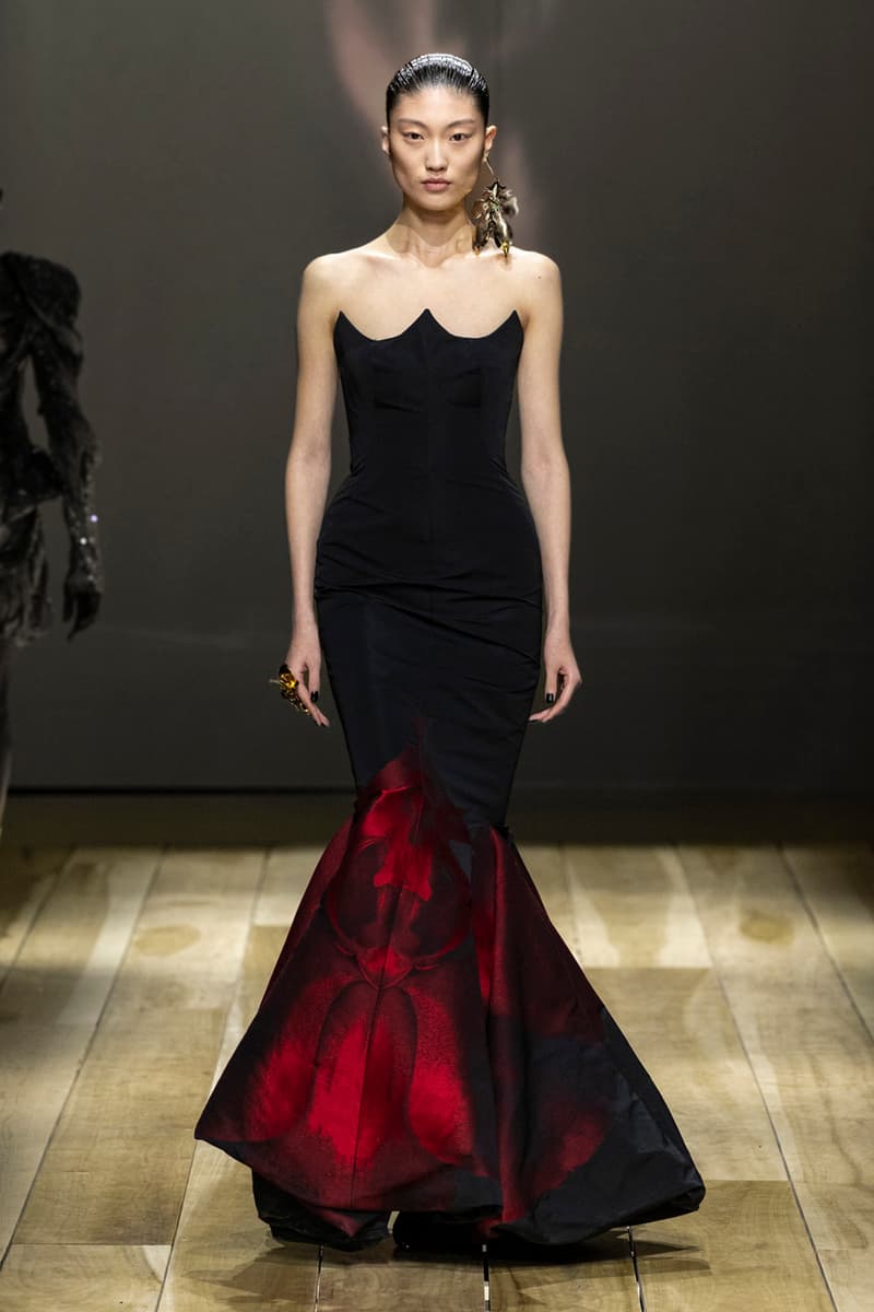Alexander McQueen FW23 "Anatomy" Runway Show | Hypebeast
