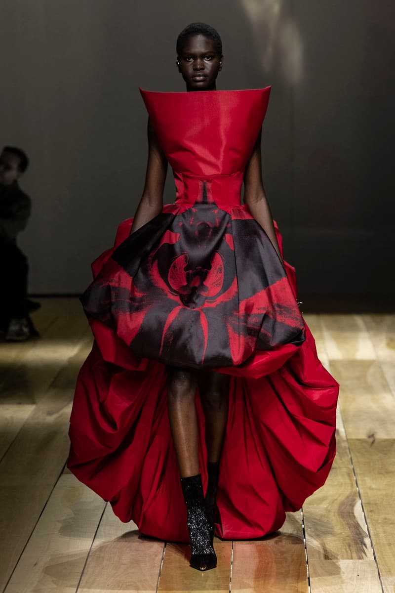 Alexander McQueen FW23 "Anatomy" Runway Show | Hypebeast