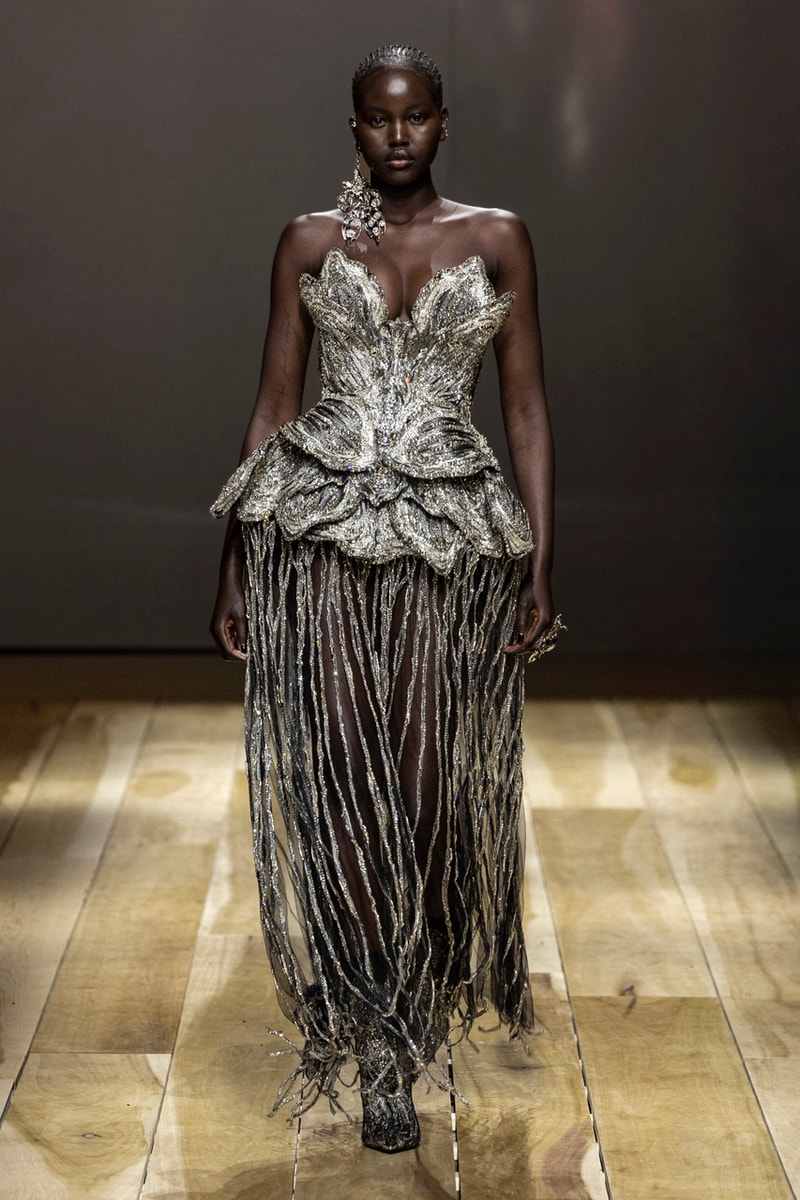 Alexander McQueen FW23 "Anatomy" Runway Show | Hypebeast