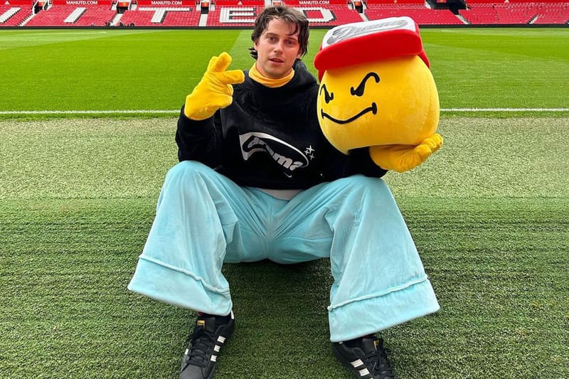 Drama Call Presents First Real Look at Manchester United Collaboration ...