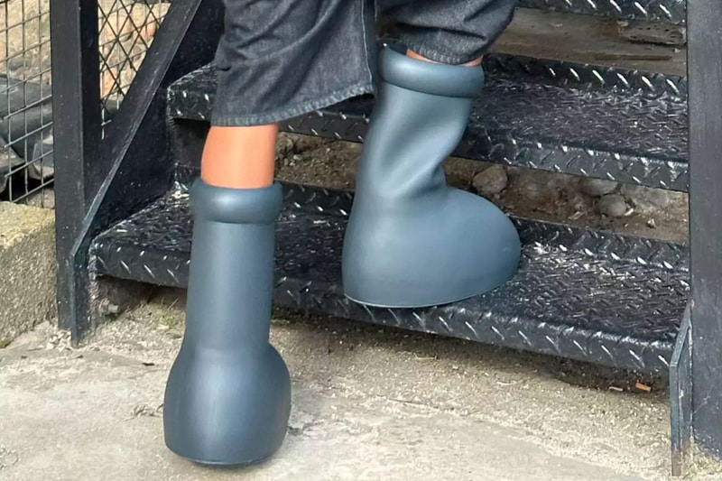 MSCHF quay trở lại với Big Black Boot màu đen than chì – Heat Factory