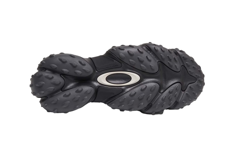 First Look at the Oakley Edge Icon Golf Shoes | Hypebeast