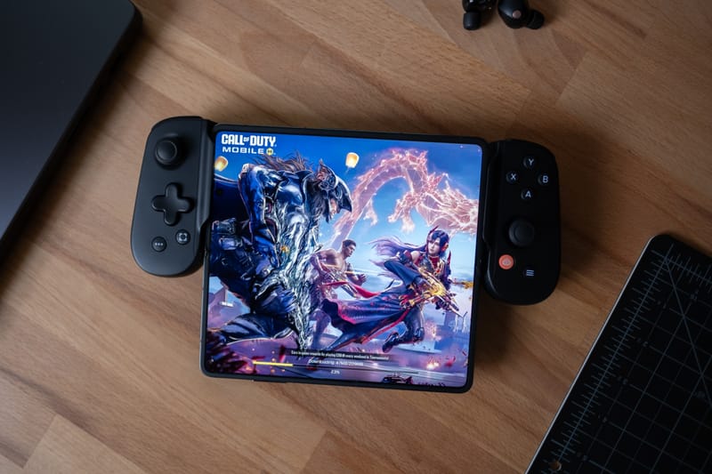 Porsche Design HONOR Magic V2 RSR Review | Hypebeast