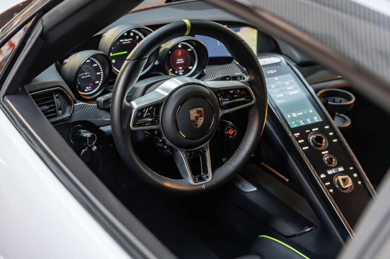 Porsche 918 Rs Interior