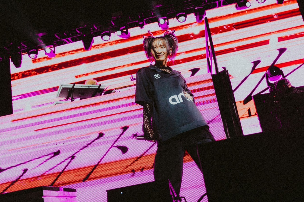 YOASOBI Brought Tokyo Nightlife to Coachella | Hypebeast YOASOBI Brought Tokyo Nightlife to Coachella | Hypebeast