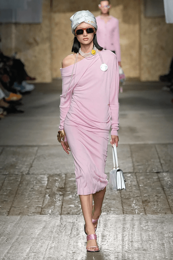 Moschino Spring/Summer 2025 at Milan Fashion Week | Hypebeast