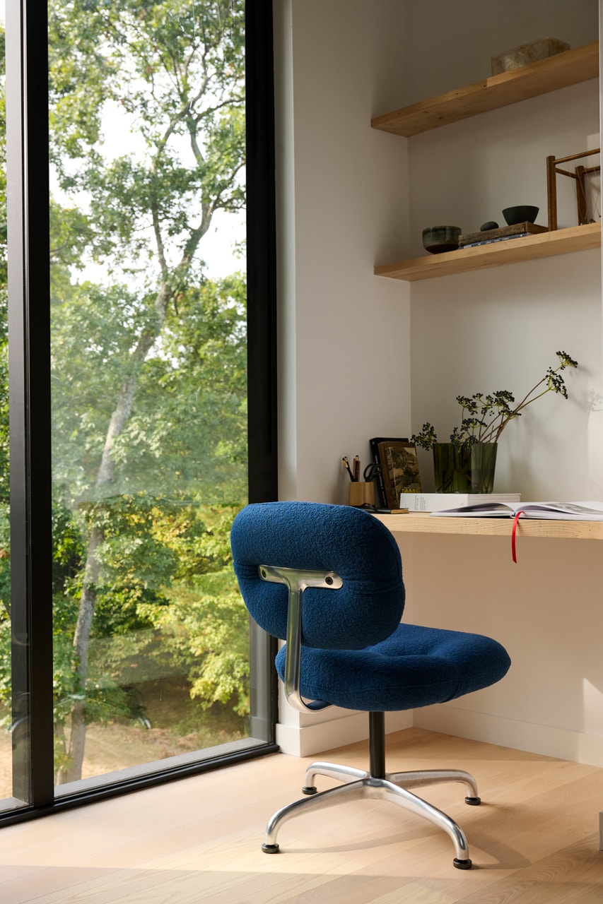 Bruce Hannah on the Knoll Morrison Hannah Chair | Hypebeast