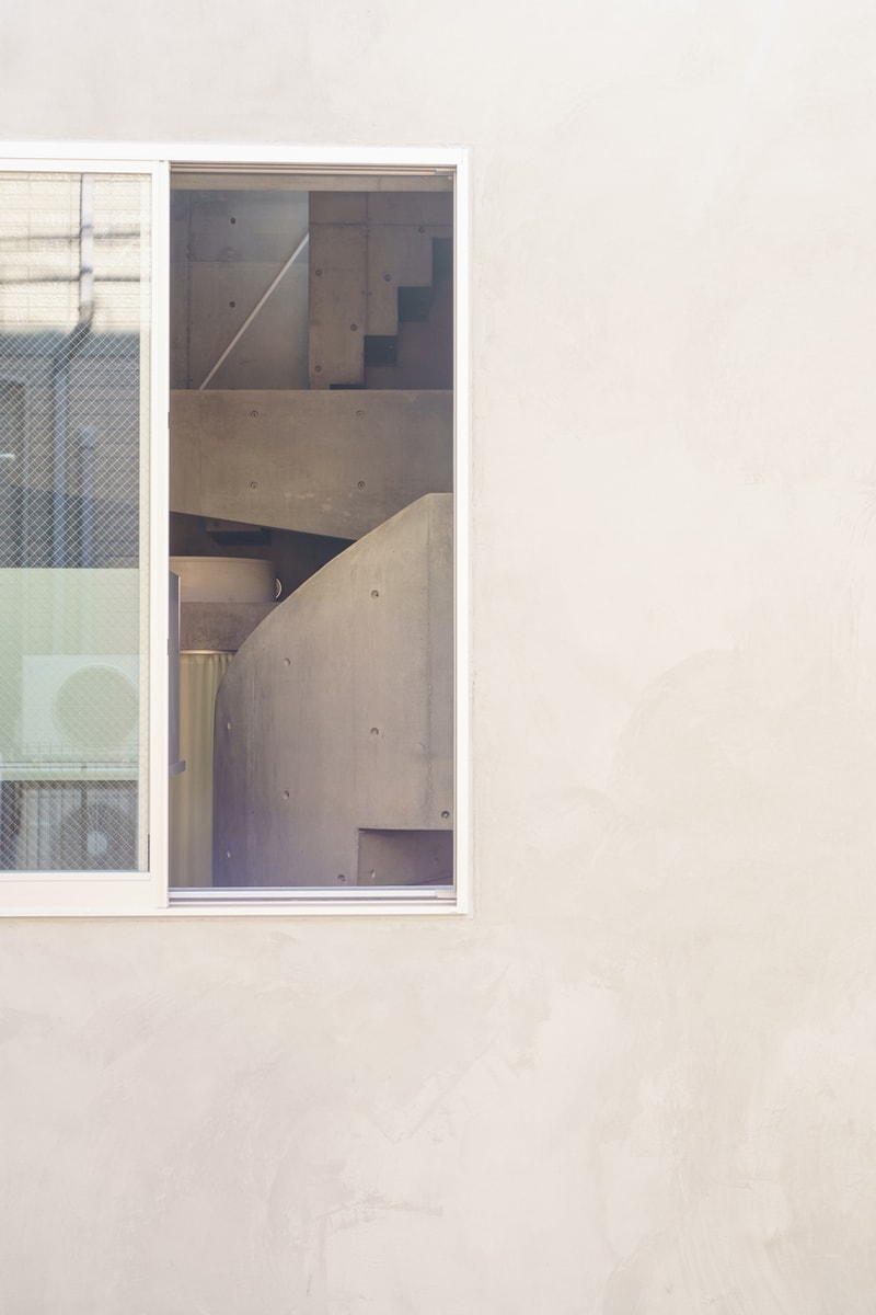 Residência Brutalista Nakano House em Tokyo por Suzuko Yamada ...