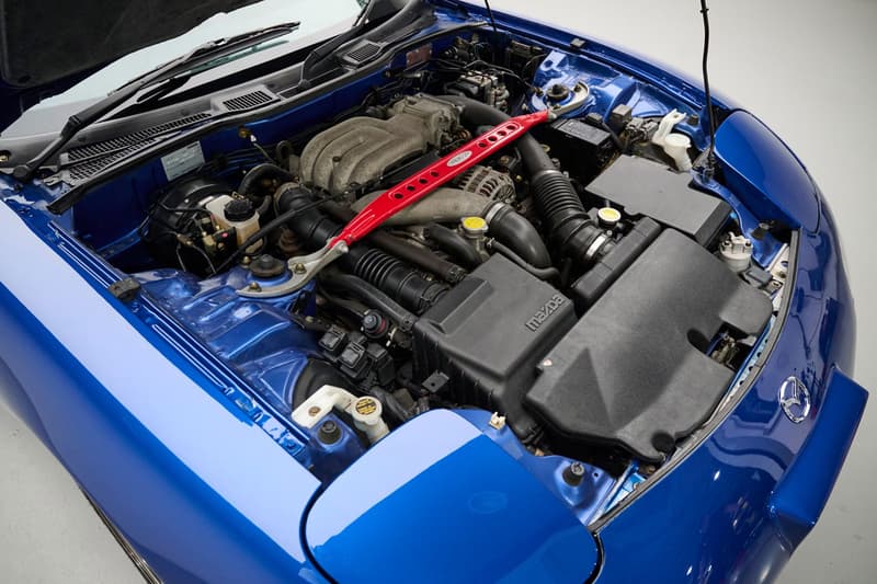 全球限量 1,044 辆极罕有 2002 Mazda RX-7 Spirit R Type A 展开拍卖 | Hypebeast