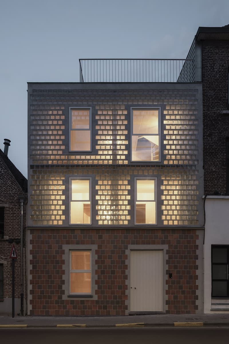 Delmulle Delmulle Architecten「Glass Brick House」以倒置式双层立面重塑窄地住宅 | Hypebeast