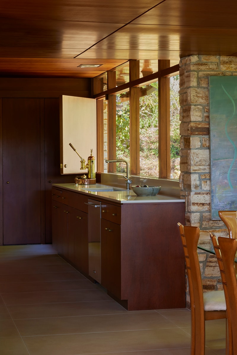 Studio Michael Hilal renoviert Midcentury-Haus in den Hügeln von ...