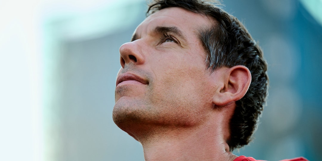 Alex Honnold Attempts Free Solo Ascent of Taipei 101 | Hypebeast