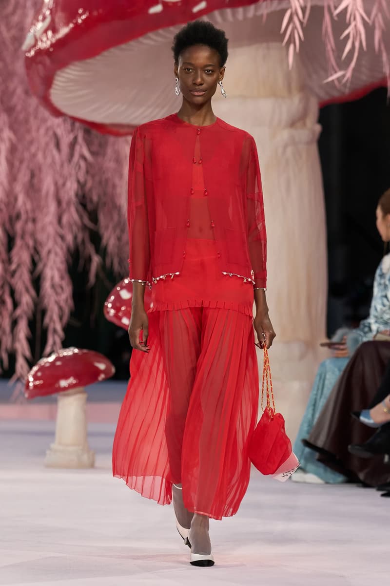 Chanel Matthieu Blazy Spring 2026 Couture Paris Fashion Week runway ...