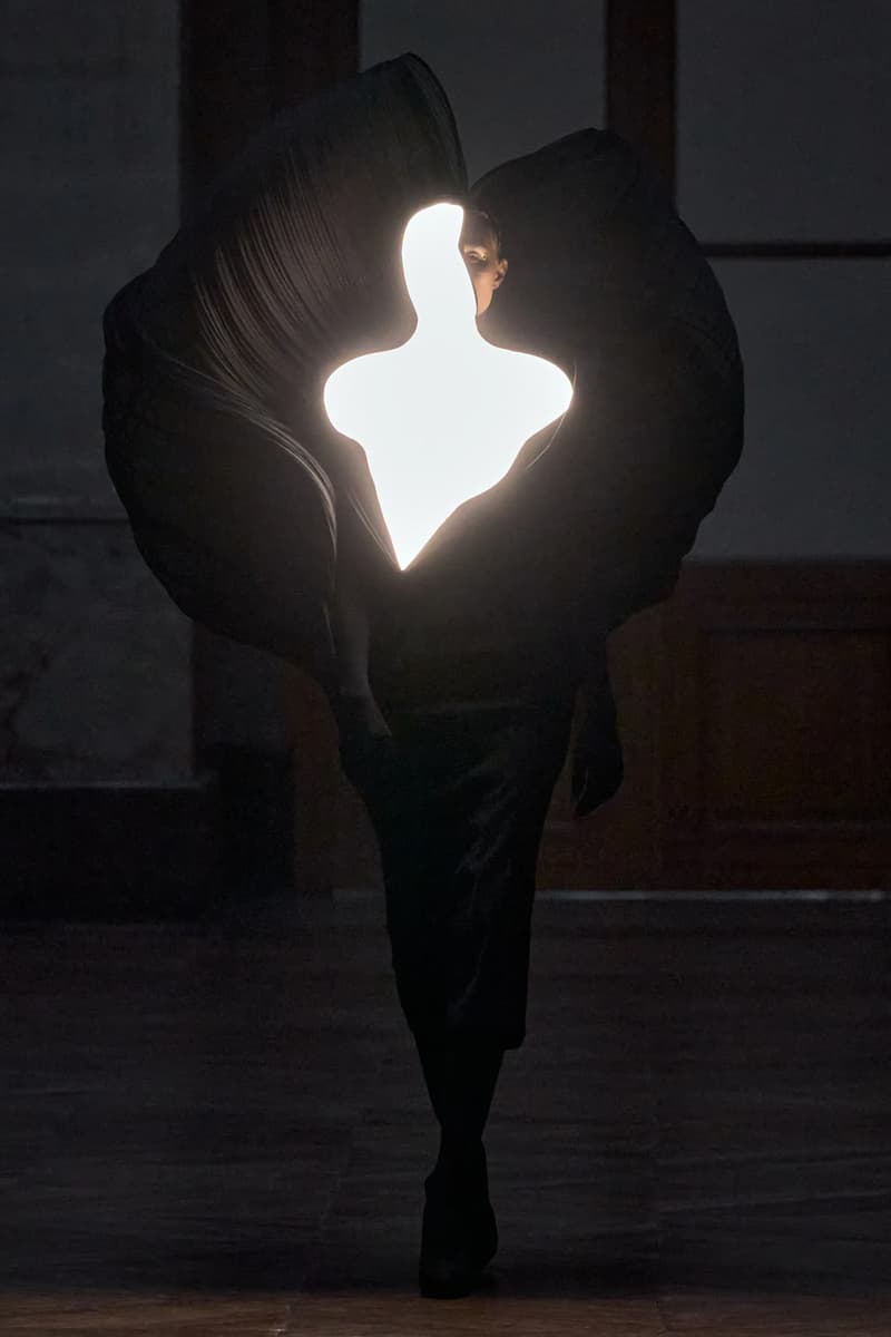 Gaurav Gupta Spring 2026 Couture Paris Fashion Week Runway Collection ...