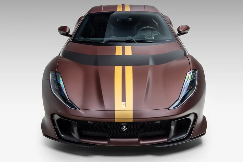 2023 Ferrari 812 Competizione „Tailor Made“ bei RM Sotheby's Auktion in ...