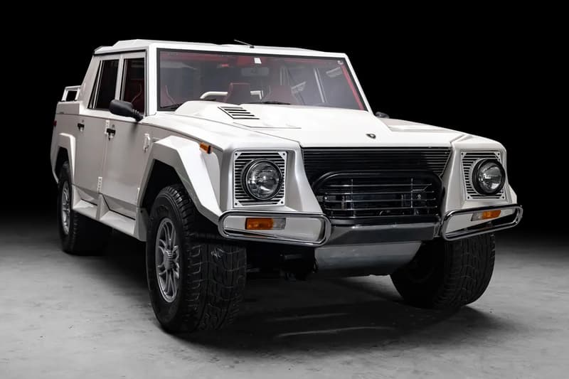 近乎全新低里數罕有 1990 Lamborghini LM002「Rambo Lambo」現正放售 | Hypebeast