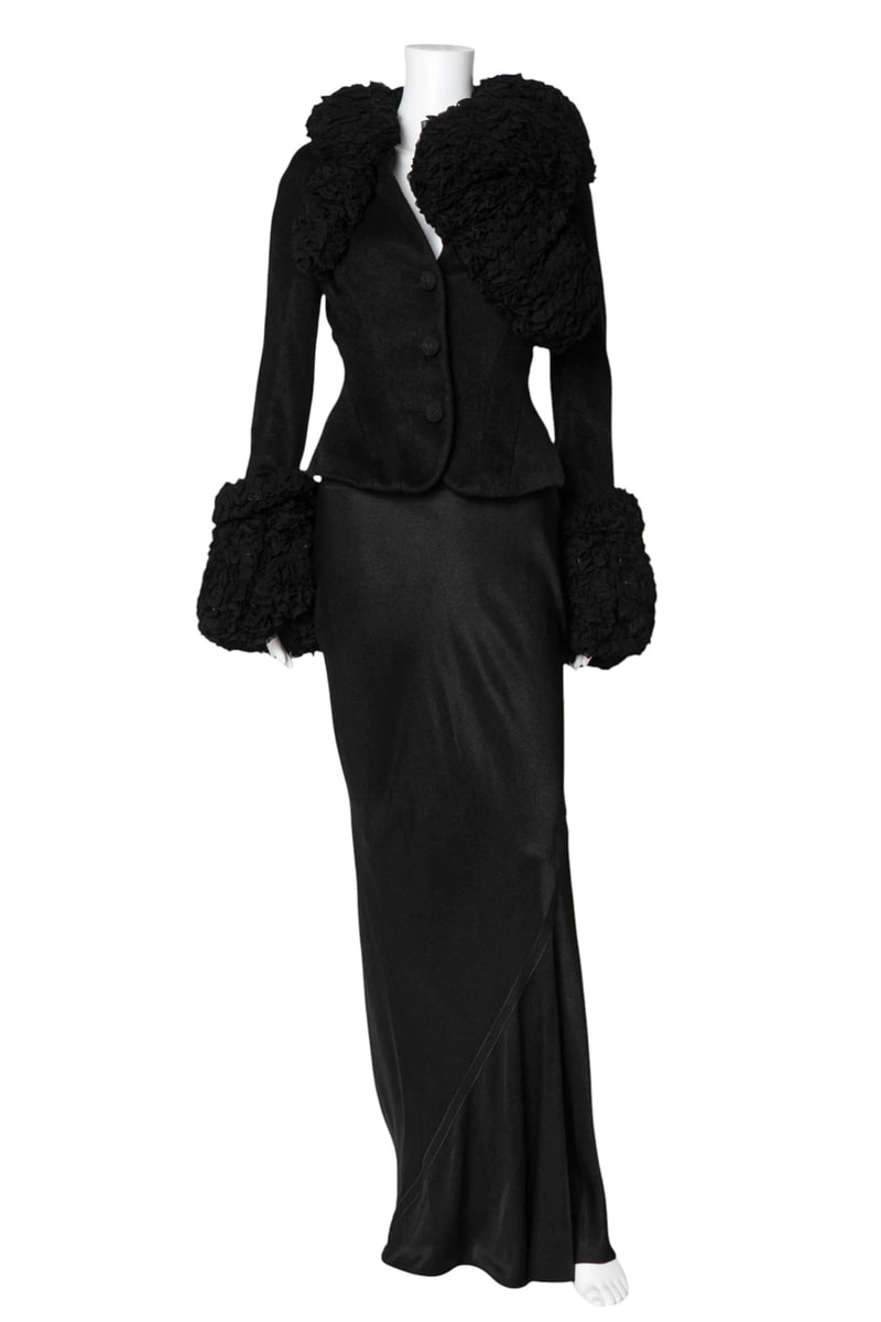 Conjunto de acervo 1995 de John Galliano usado por Kim Kardashian bate ...