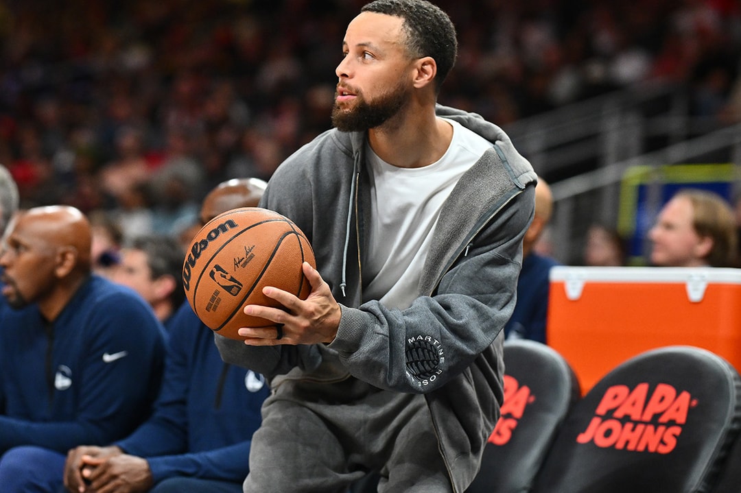 Steph Curry Teases Google’s Screenless Fitbit Fitness Band | Hypebeast