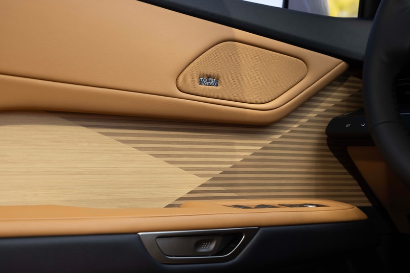 Lexus ES 350e Luxury Executive: World-Class Luxury | Hypebeast