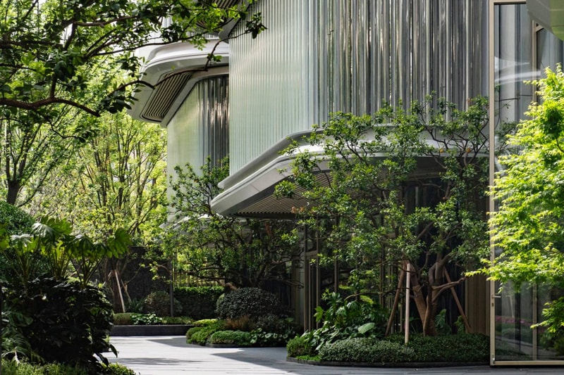 Foster + Partners 设计上海 Jia Art Gallery：玻璃肋与花瓣形艺术建筑 | Hypebeast