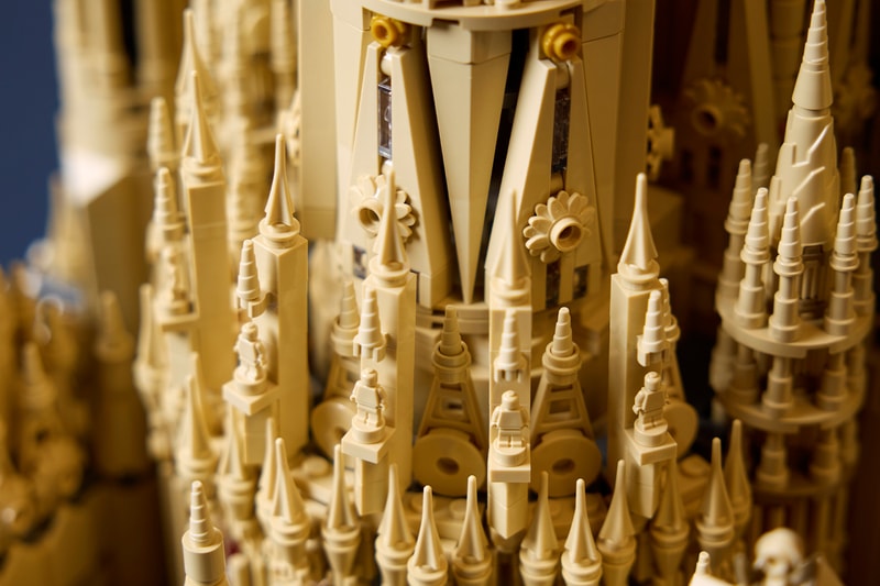 LEGO Architecture Sagrada Família Set Honor Antoni Gaudí | Hypebeast