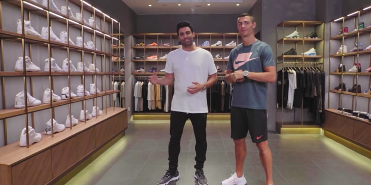 Cristiano Ronaldo Dans Sneaker Shopping À Pékin | Hypebeast