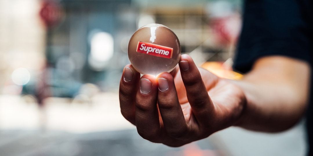 Supreme A Surpris Ses Fans Avec Sa Bouncy Ball Logo Box En Cadeau ...