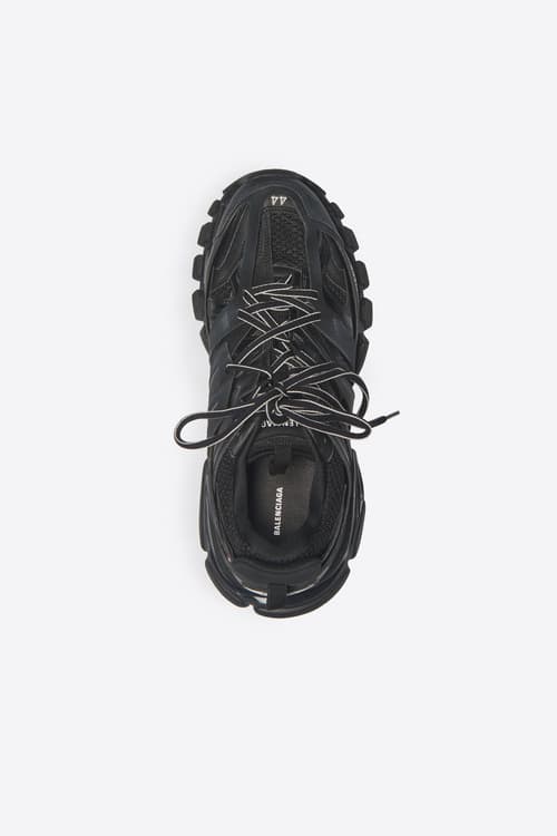 Balenciaga : La sneaker Track s'affuble d'une ampoule LED | Hypebeast