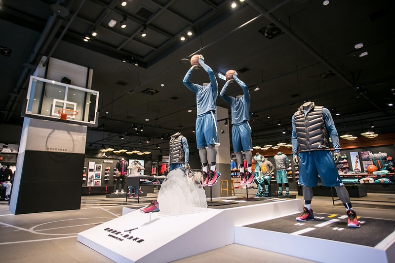 微笑逢甲 Nike 台中旗舰店开幕 | Hypebeast