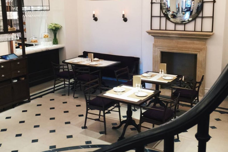 Burberry 于伦敦旗舰店开设品牌首家咖啡餐厅 | Hypebeast