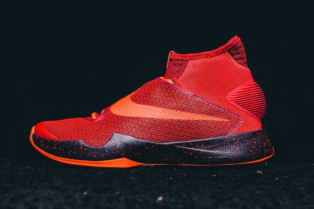 Nike Hyperrev 2016「University Red」配色 | Hypebeast
