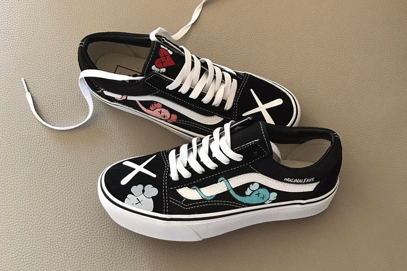 KAWS x Vans「联名」Old Skool 定制设计 | Hypebeast