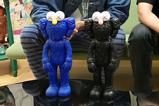 KAWS x MoMA x Medicom Toy 全新「KAWS：BFF」搪胶公仔现身 | Hypebeast