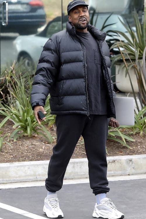 Kanye West 再度曝光疑似 YEEZY BOOST 700 Wave Runner 全新 V2 版本 | Hypebeast