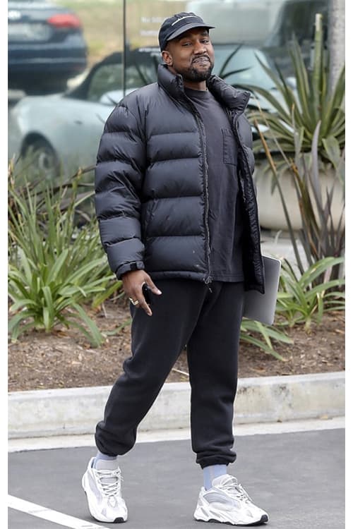 Kanye West 再度曝光疑似 YEEZY BOOST 700 Wave Runner 全新 V2 版本 | Hypebeast