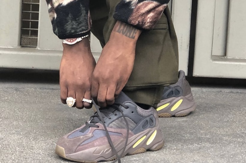Ian Conner 上腳 YEEZY BOOST 700 Wave Runner 最新配色 | Hypebeast