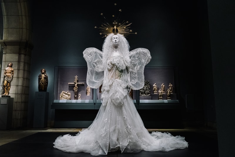 走进 Met Gala 2018「Heavenly Bodies: Fashion and the Catholic Imagination ...